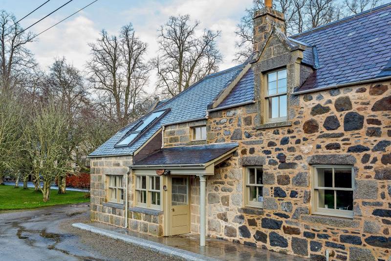 Country Cottage, Avochie | British Farm Stays