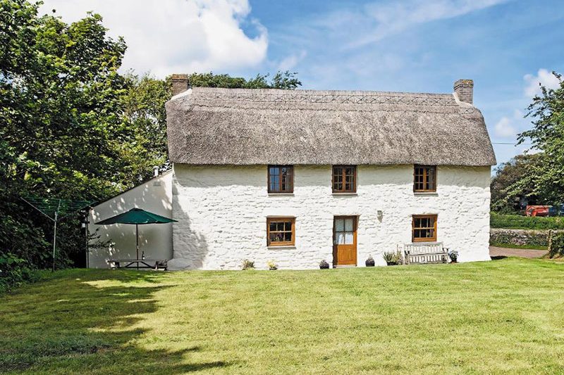 Thatch Cottage, Rosudgeon | British Farm Stays