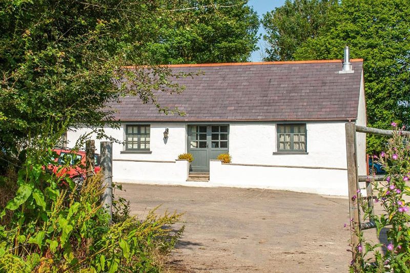 Yr Hen Glowty, Puncheston | British Farm Stays