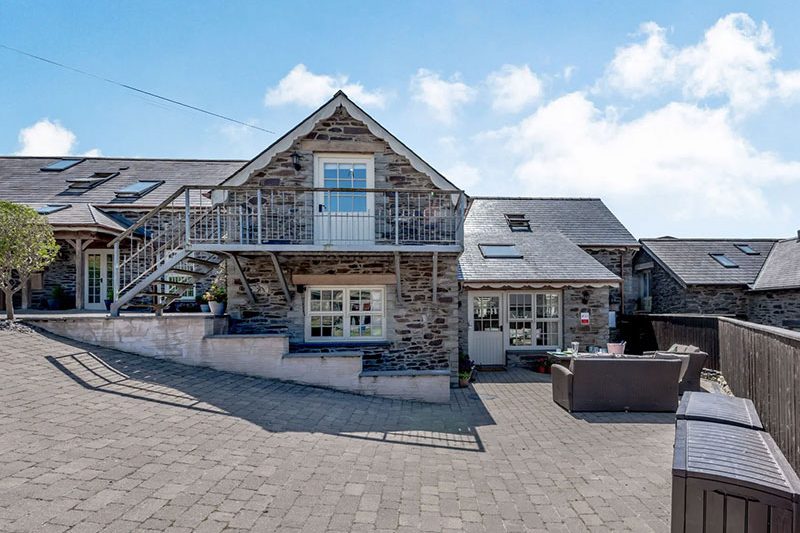 Ysgubor Isaf, Brongest | British Farm Stays